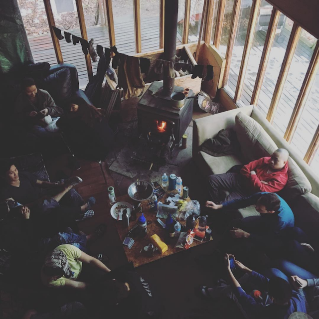 Cabin by the Cliff - Rrampt.